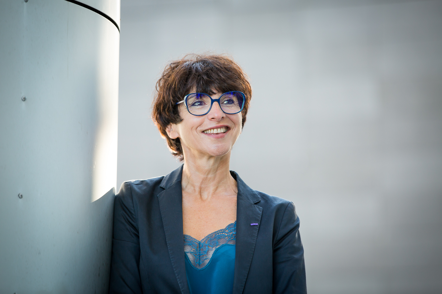 Catherine Benguigui reçoit l’insigne de Chevalier dans l’Ordre National ...